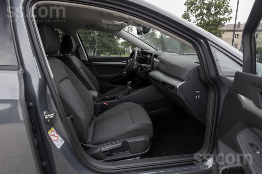 Grey Volkswagen Golf VIII 2025 in Riga, with an engine capacity of 1.50 L and mileage of 47 thousand km for 19500 €, photo 9 on AUTOMOTO.COM.LV