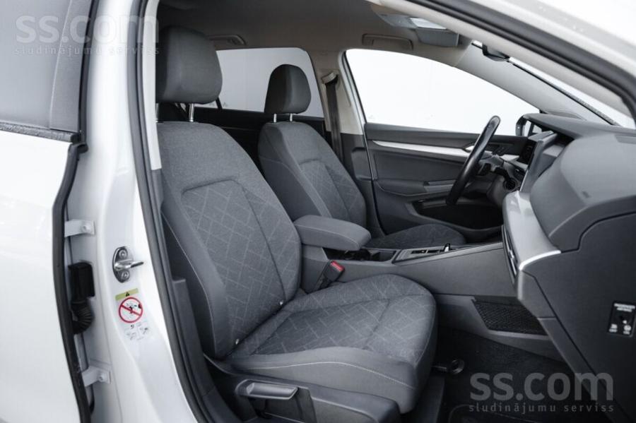 Volkswagen Golf VIII 2022 in Riga, with an engine capacity of 1.50 L and mileage of 123 thousand km for 16200 €, photo 7 on AUTOMOTO.COM.LV