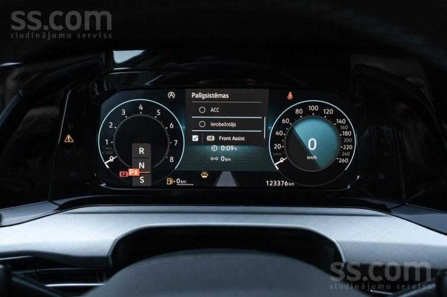 Volkswagen Golf VIII 2022 in Riga, with an engine capacity of 1.50 L and mileage of 123 thousand km for 16200 €, photo 13 on AUTOMOTO.COM.LV