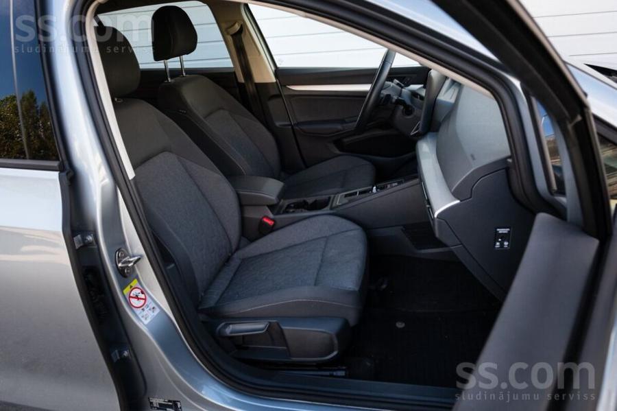 Volkswagen Golf VIII 2025 Rīga, ar dzinēja tilpumu 2.00 L un nobraukumu 30 tūkst. km par 24950 €, foto 7 vietnē AUTOMOTO.COM.LV