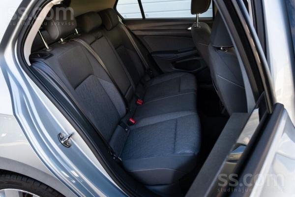 Volkswagen Golf VIII 2025 Rīga vietnē Volkswagen Golf VIII 2025 Rīga, ar dzinēja tilpumu 2.00 L un nobraukumu 30 tūkst. km par 24950 €, foto 8 vietnē AUTOMOTO.COM.LV