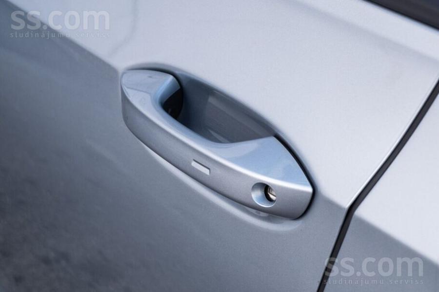 Volkswagen Golf VIII 2025 Rīga, ar dzinēja tilpumu 2.00 L un nobraukumu 30 tūkst. km par 24950 €, foto 18 vietnē AUTOMOTO.COM.LV