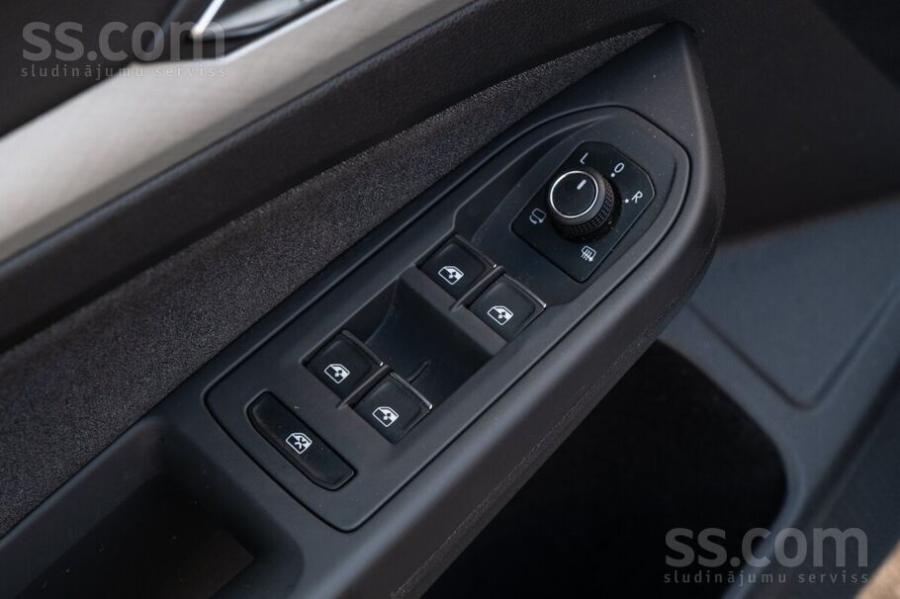 Volkswagen Golf VIII 2025 Rīga, ar dzinēja tilpumu 2.00 L un nobraukumu 30 tūkst. km par 24950 €, foto 19 vietnē AUTOMOTO.COM.LV