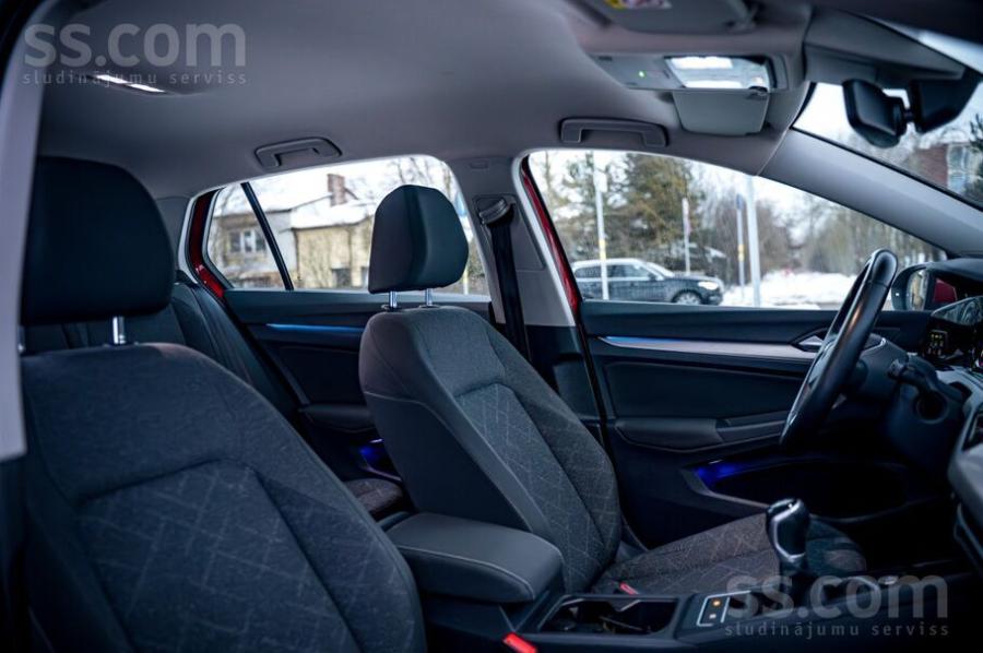 Sarkans Volkswagen Golf VIII 2021 Rīga, ar dzinēja tilpumu 2.00 L un nobraukumu 0 tūkst. km par 11990 €, foto 8 vietnē AUTOMOTO.COM.LV
