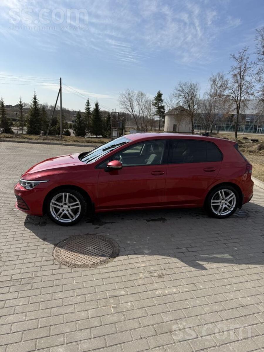 Red Volkswagen Golf VIII 2021 in Rezekne, with an engine capacity of 1.00 L and mileage of 84 thousand km for 17000 €, photo 7 on AUTOMOTO.COM.LV