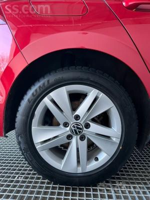 Sarkans Volkswagen Golf VIII 2021 Rīga, ar dzinēja tilpumu 2.00 L un nobraukumu 197 tūkst. km par 12990 €, foto 18 vietnē AUTOMOTO.COM.LV