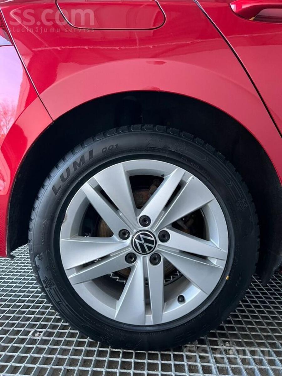 Sarkans Volkswagen Golf VIII 2021 Rīga, ar dzinēja tilpumu 2.00 L un nobraukumu 197 tūkst. km par 12990 €, foto 18 vietnē AUTOMOTO.COM.LV