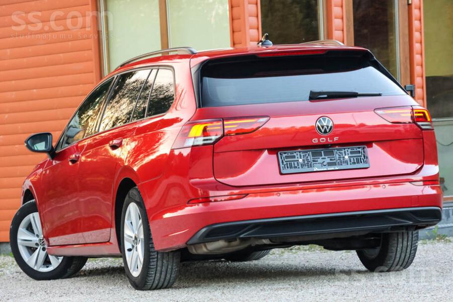 Красный Фольксваген Golf 8 2022 в Тукумс, объемом двигателя 2.00 л и пробегом 241 тыс. км за 11490 €, фото 5 на AUTOMOTO.COM.LV