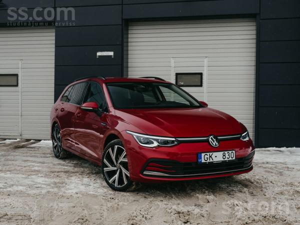 Красный Фольксваген Golf 8 2023 в Рига, объемом двигателя 1.50 л и пробегом 45 тыс. км за 23850 €, фото 1 на AUTOMOTO.COM.LV