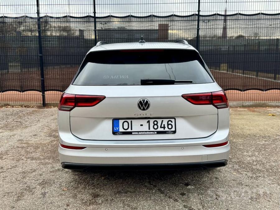 Volkswagen Golf VIII 2021 in Riga, with an engine capacity of 2.00 L and mileage of 162 thousand km for 16500 €, photo 4 on AUTOMOTO.COM.LV