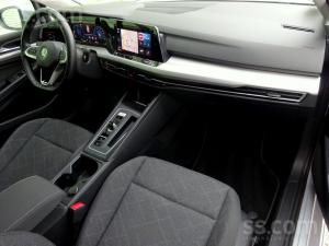 Volkswagen Golf VIII 2021 in Riga, with an engine capacity of 2.00 L and mileage of 150 thousand km for 15990 €, photo 9 on AUTOMOTO.COM.LV