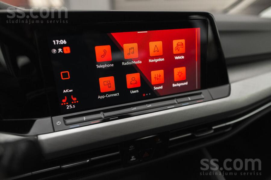 Volkswagen Golf VIII 2022 Jelgava, ar dzinēja tilpumu 2.00 L un nobraukumu 150 tūkst. km par 14250 €, foto 17 vietnē AUTOMOTO.COM.LV