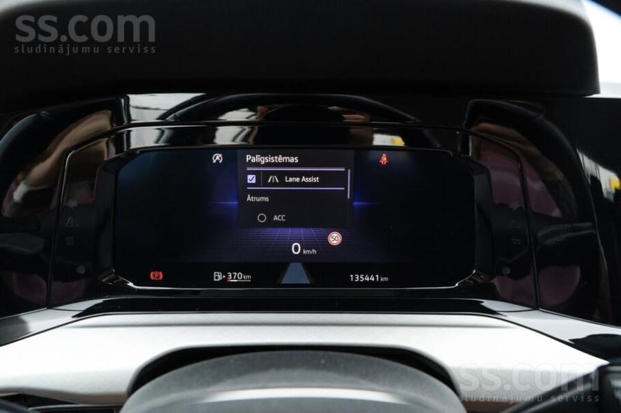 Volkswagen Golf VIII 2022 in Riga, with an engine capacity of 1.50 L and mileage of 135 thousand km for 15850 €, photo 10 on AUTOMOTO.COM.LV