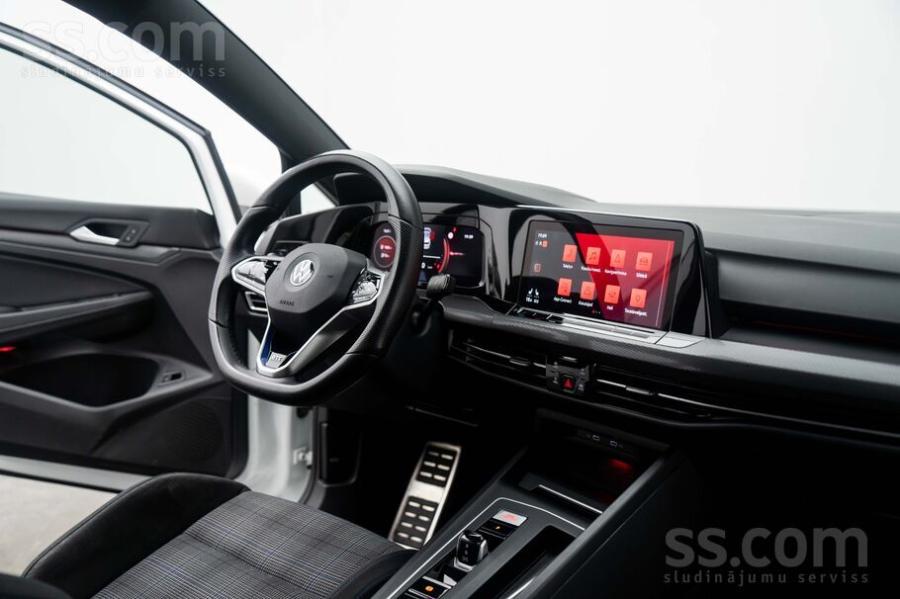 Balts Volkswagen Golf VIII 2021 Tallina, ar dzinēja tilpumu 1.40 L un nobraukumu 63 tūkst. km par 19999 €, foto 11 vietnē AUTOMOTO.COM.LV