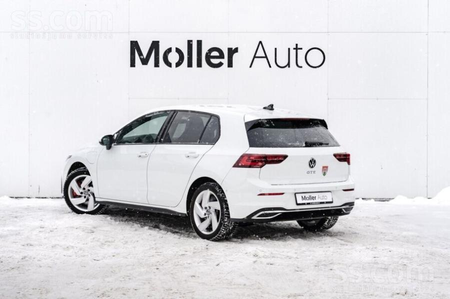 Balts Volkswagen Golf VIII 2021 Rīga, ar dzinēja tilpumu 1.40 L un nobraukumu 91 tūkst. km par 19900 €, foto 3 vietnē AUTOMOTO.COM.LV