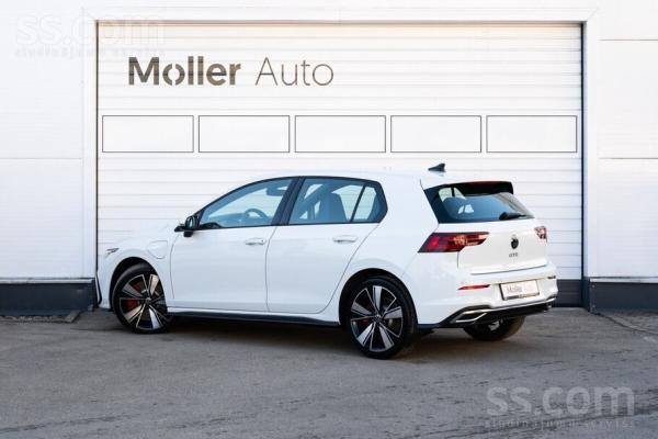 Balts Volkswagen Golf VIII 2021 Rīga, ar dzinēja tilpumu 1.40 L un nobraukumu 109 tūkst. km par 20100 €, foto 4 vietnē AUTOMOTO.COM.LV
