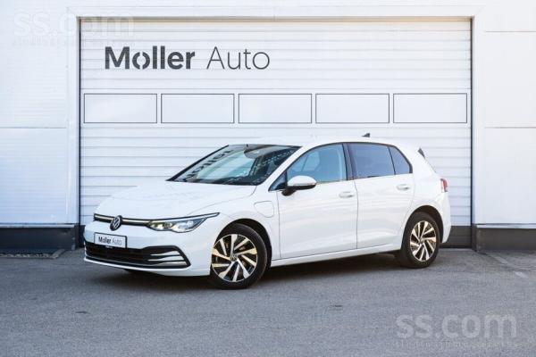 White Volkswagen Golf VIII 2021 in Riga, with an engine capacity of 1.40 L and mileage of 89 thousand km for 20900 €, photo 1 on AUTOMOTO.COM.LV