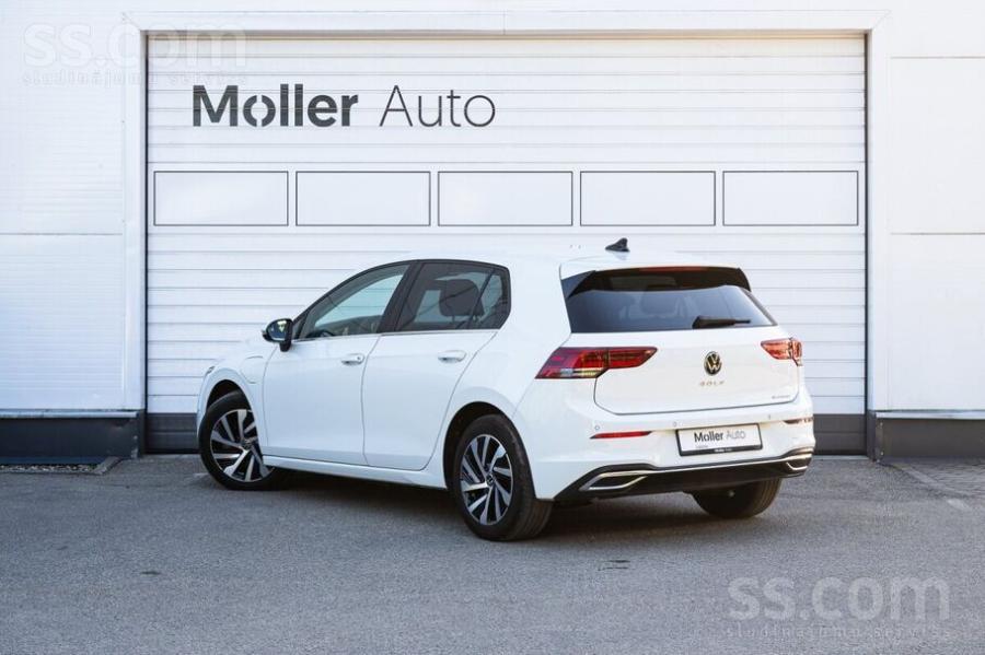Balts Volkswagen Golf VIII 2021 Rīga, ar dzinēja tilpumu 1.40 L un nobraukumu 89 tūkst. km par 20900 €, foto 4 vietnē AUTOMOTO.COM.LV