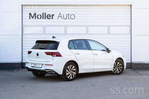 White Volkswagen Golf VIII 2021 in Riga, with an engine capacity of 1.40 L and mileage of 89 thousand km for 20900 €, photo 4 on AUTOMOTO.COM.LV