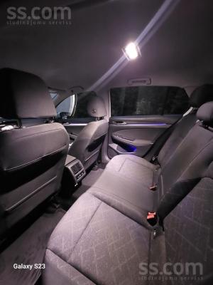 White Volkswagen Golf VIII 2021 in Riga, with an engine capacity of 2.00 L and mileage of 224 thousand km for 14500 €, photo 9 on AUTOMOTO.COM.LV