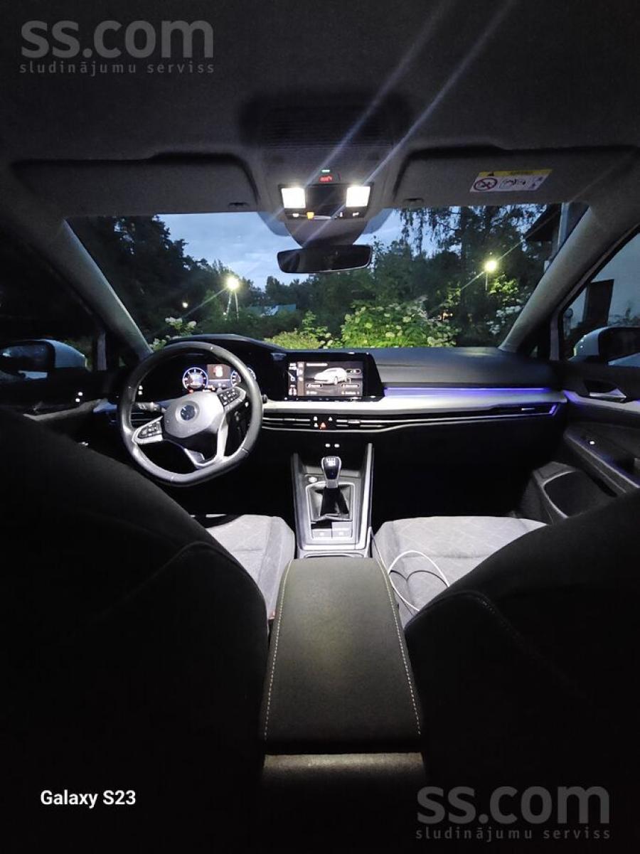 White Volkswagen Golf VIII 2021 in Riga, with an engine capacity of 2.00 L and mileage of 224 thousand km for 14500 €, photo 11 on AUTOMOTO.COM.LV