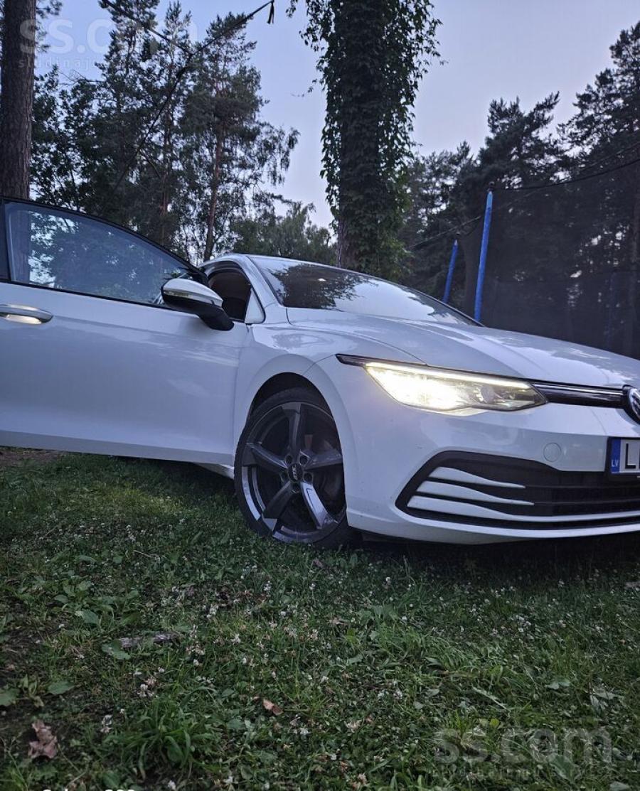 Balts Volkswagen Golf VIII 2021 Rīga, ar dzinēja tilpumu 2.00 L un nobraukumu 224 tūkst. km par 14000 €, foto 1 vietnē AUTOMOTO.COM.LV