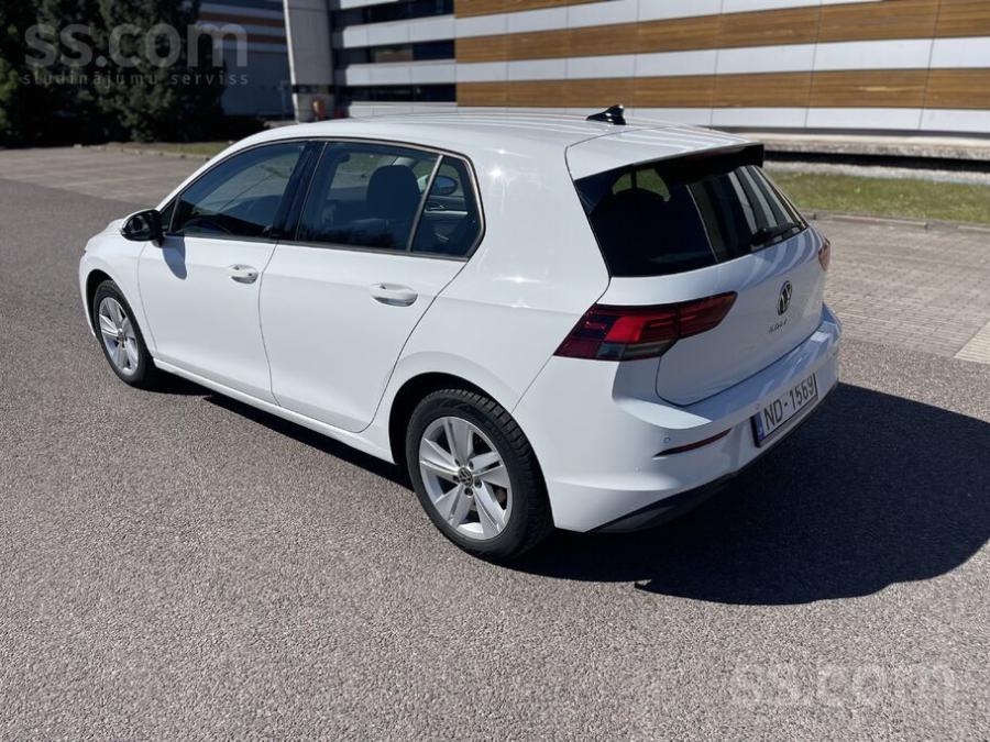 Balts Volkswagen Golf VIII 2022 Rīga, ar dzinēja tilpumu 1.00 L un nobraukumu 117 tūkst. km par 11500 €, foto 5 vietnē AUTOMOTO.COM.LV