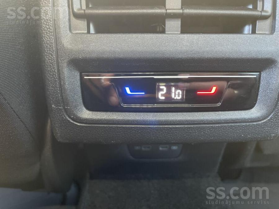 Balts Volkswagen Golf VIII 2022 Rīga, ar dzinēja tilpumu 1.00 L un nobraukumu 117 tūkst. km par 11500 €, foto 23 vietnē AUTOMOTO.COM.LV