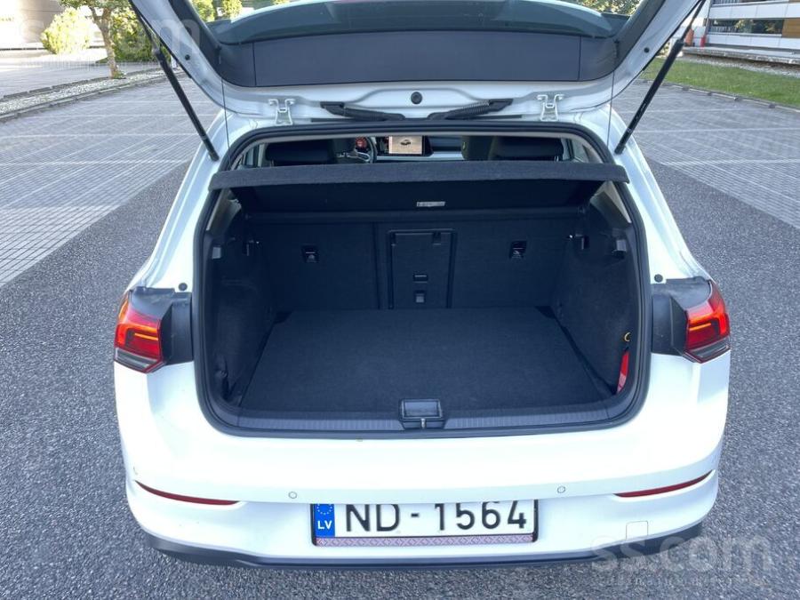 Balts Volkswagen Golf VIII 2022 Rīga, ar dzinēja tilpumu 2.00 L un nobraukumu 180 tūkst. km par 10900 €, foto 26 vietnē AUTOMOTO.COM.LV