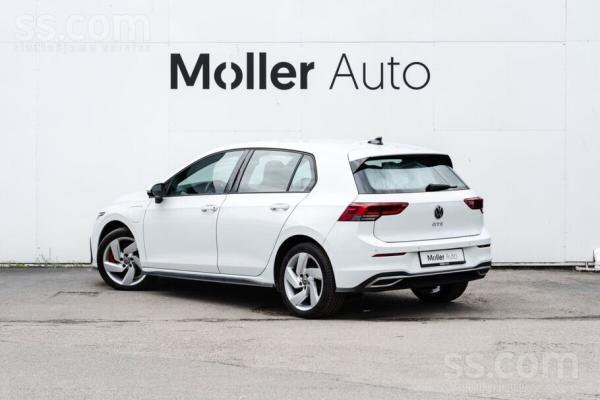 Balts Volkswagen Golf VIII 2022 Rīga, ar dzinēja tilpumu 1.40 L un nobraukumu 95 tūkst. km par 20950 €, foto 3 vietnē AUTOMOTO.COM.LV