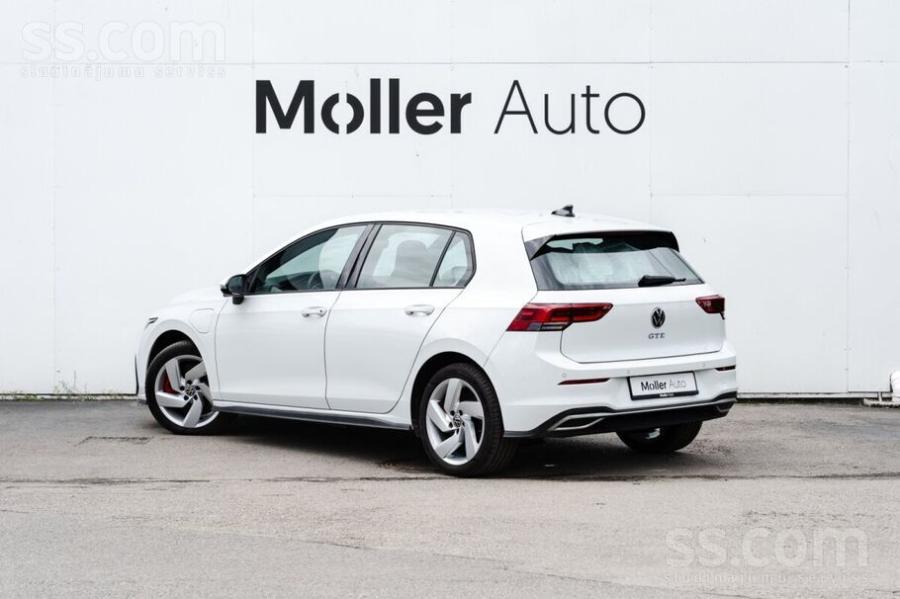 Balts Volkswagen Golf VIII 2022 Rīga, ar dzinēja tilpumu 1.40 L un nobraukumu 95 tūkst. km par 20950 €, foto 4 vietnē AUTOMOTO.COM.LV