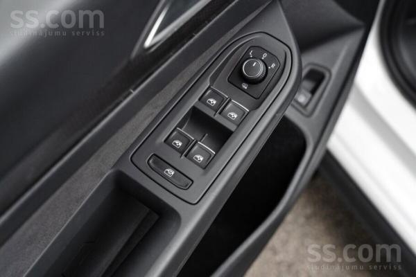 Balts Volkswagen Golf VIII 2022 Rīga, ar dzinēja tilpumu 1.40 L un nobraukumu 95 tūkst. km par 20950 €, foto 9 vietnē AUTOMOTO.COM.LV
