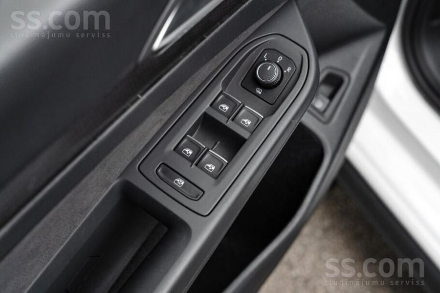 Balts Volkswagen Golf VIII 2022 Rīga, ar dzinēja tilpumu 1.40 L un nobraukumu 95 tūkst. km par 20950 €, foto 10 vietnē AUTOMOTO.COM.LV