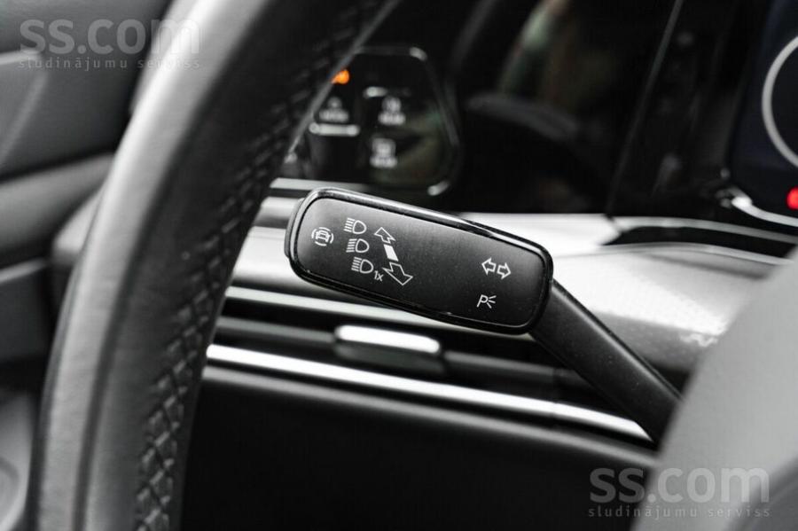Balts Volkswagen Golf VIII 2022 Rīga, ar dzinēja tilpumu 1.40 L un nobraukumu 95 tūkst. km par 20950 €, foto 11 vietnē AUTOMOTO.COM.LV