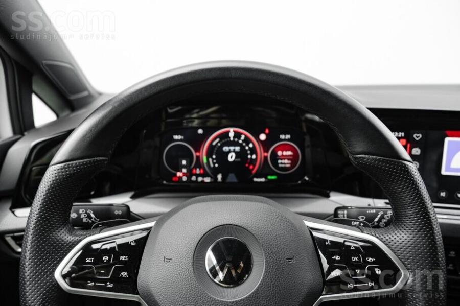Balts Volkswagen Golf VIII 2022 Rīga, ar dzinēja tilpumu 1.40 L un nobraukumu 95 tūkst. km par 20950 €, foto 16 vietnē AUTOMOTO.COM.LV