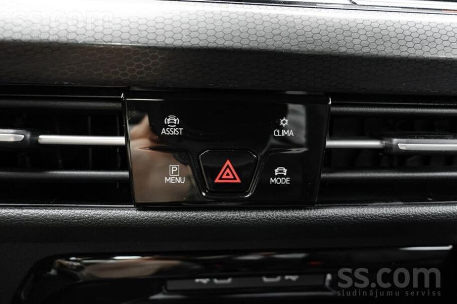Balts Volkswagen Golf VIII 2022 Rīga, ar dzinēja tilpumu 1.40 L un nobraukumu 95 tūkst. km par 20950 €, foto 18 vietnē AUTOMOTO.COM.LV