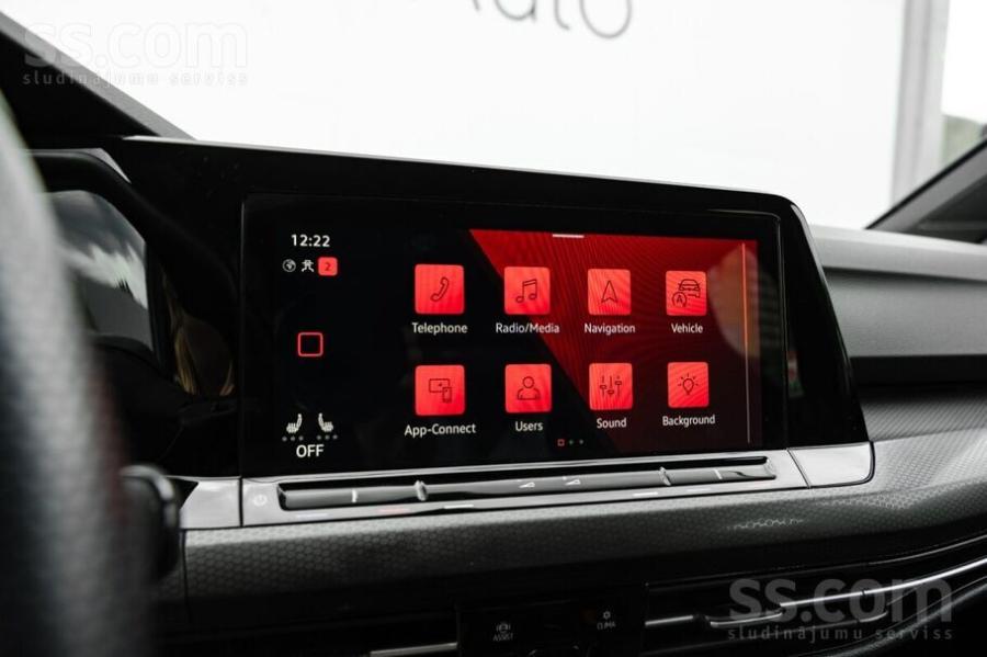 Balts Volkswagen Golf VIII 2022 Rīga, ar dzinēja tilpumu 1.40 L un nobraukumu 95 tūkst. km par 20950 €, foto 22 vietnē AUTOMOTO.COM.LV