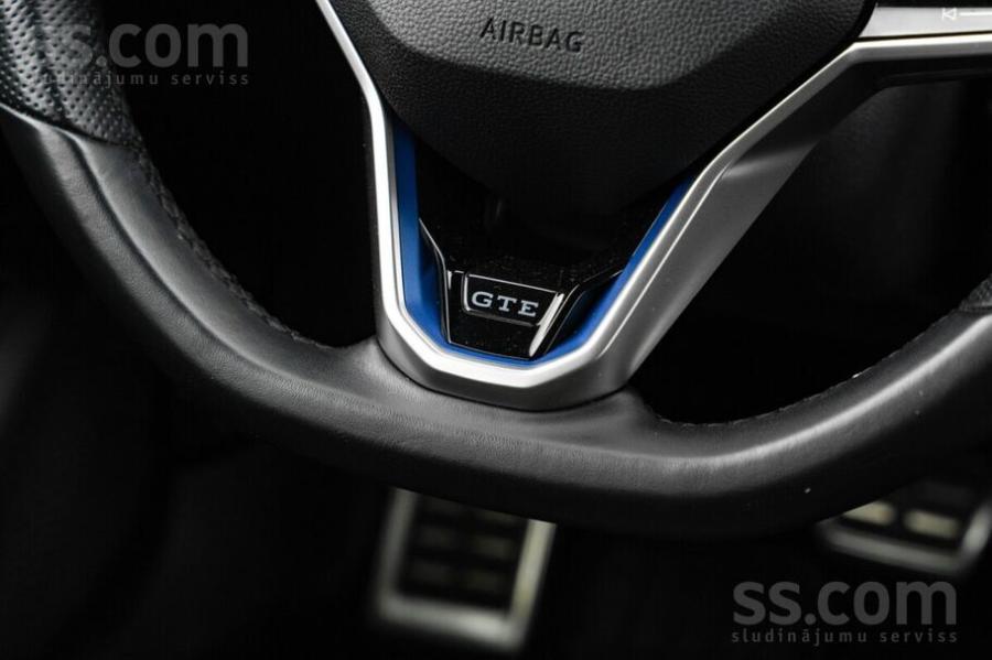 Balts Volkswagen Golf VIII 2022 Rīga, ar dzinēja tilpumu 1.40 L un nobraukumu 95 tūkst. km par 20950 €, foto 31 vietnē AUTOMOTO.COM.LV