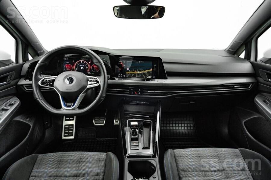 Balts Volkswagen Golf VIII 2022 Rīga, ar dzinēja tilpumu 1.40 L un nobraukumu 95 tūkst. km par 20950 €, foto 32 vietnē AUTOMOTO.COM.LV