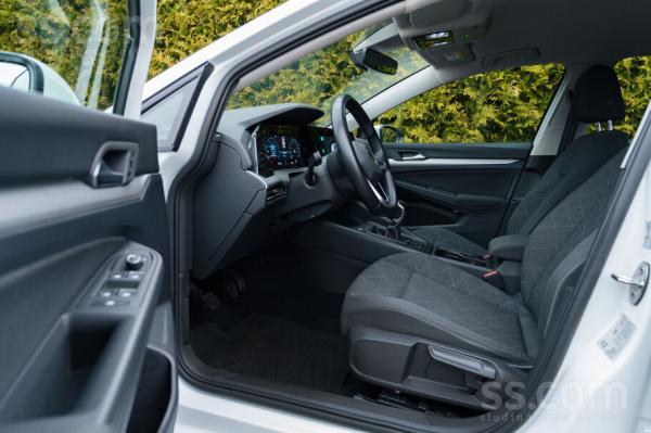 Белый Фольксваген Golf 8 2022 в Рига, объемом двигателя 2.00 л и пробегом 229 тыс. км за 11500 €, фото 10 на AUTOMOTO.COM.LV
