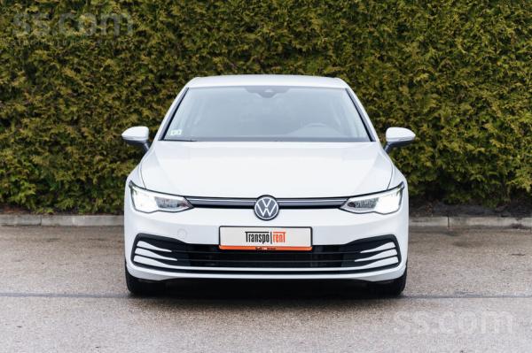 White Volkswagen Golf VIII 2022 in Riga, with an engine capacity of 2.00 L and mileage of 229 thousand km for 11500 €, photo 2 on AUTOMOTO.COM.LV