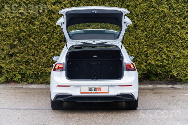 White Volkswagen Golf VIII 2022 in Riga, with an engine capacity of 2.00 L and mileage of 229 thousand km for 11500 €, photo 7 on AUTOMOTO.COM.LV