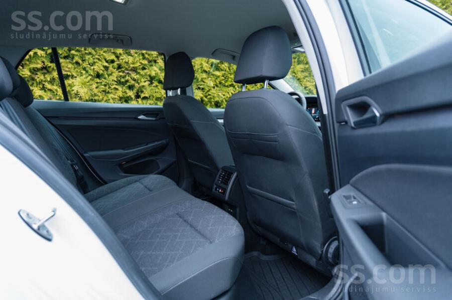 Белый Фольксваген Golf 8 2022 в Рига, объемом двигателя 2.00 л и пробегом 229 тыс. км за 11500 €, фото 15 на AUTOMOTO.COM.LV