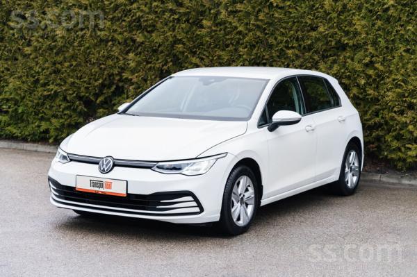 White Volkswagen Golf VIII 2022 in Riga, with an engine capacity of 2.00 L and mileage of 229 thousand km for 11500 €, photo 1 on AUTOMOTO.COM.LV