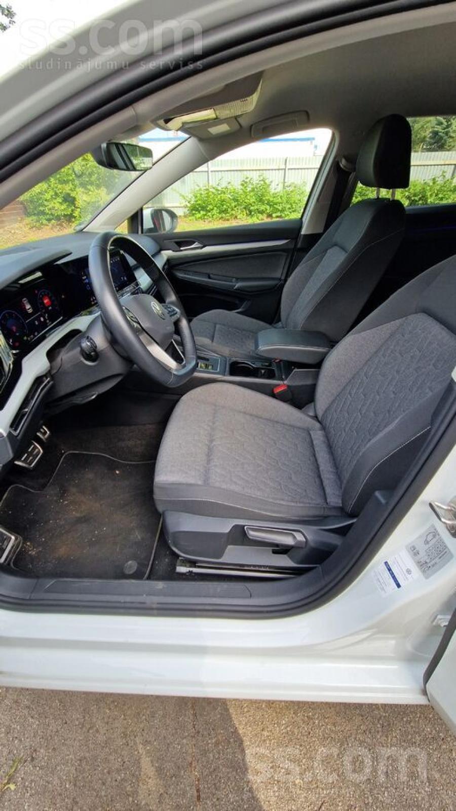 Белый Фольксваген Golf 8 2024 в Рига, объемом двигателя 2.00 л и пробегом 21 тыс. км за 20200 €, фото 8 на AUTOMOTO.COM.LV