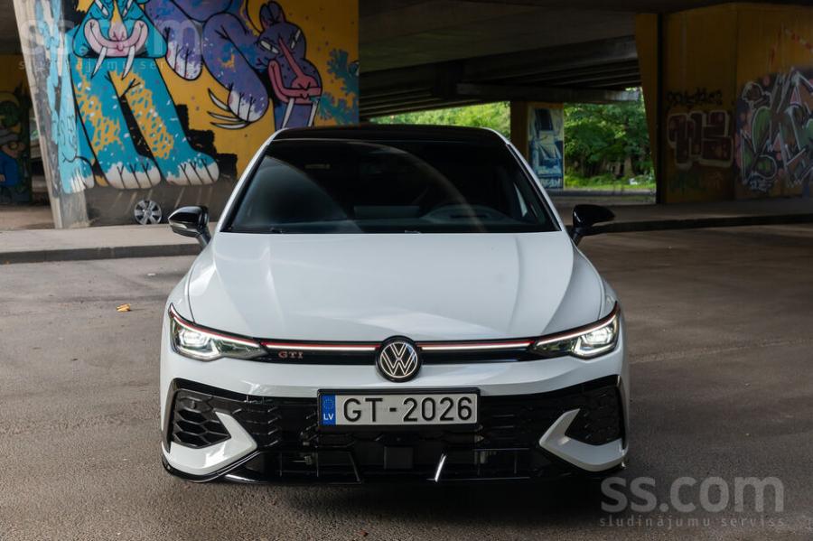 Balts Volkswagen Golf VIII 2026 Rīga, ar dzinēja tilpumu 2.00 L un nobraukumu 2 tūkst. km par 53500 €, foto 1 vietnē AUTOMOTO.COM.LV