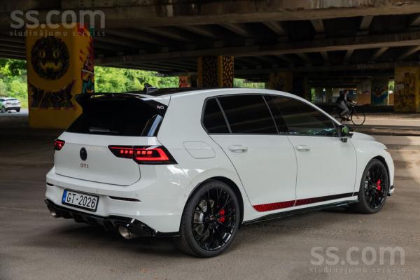 Белый Фольксваген Golf 8 2026 в Рига, объемом двигателя 2.00 л и пробегом 2 тыс. км за 53500 €, фото 3 на AUTOMOTO.COM.LV