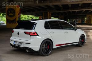 Balts Volkswagen Golf VIII 2026 Rīga, ar dzinēja tilpumu 2.00 L un nobraukumu 2 tūkst. km par 53500 €, foto 4 vietnē AUTOMOTO.COM.LV