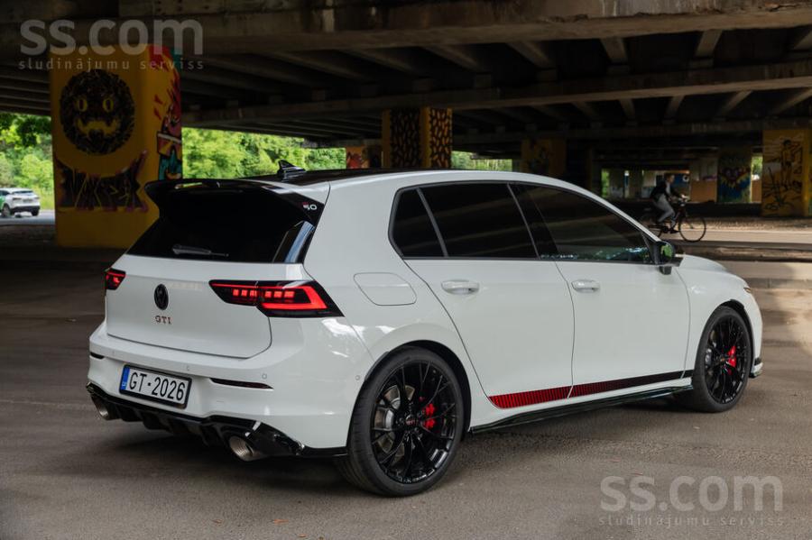 Balts Volkswagen Golf VIII 2026 Rīga, ar dzinēja tilpumu 2.00 L un nobraukumu 2 tūkst. km par 53500 €, foto 4 vietnē AUTOMOTO.COM.LV