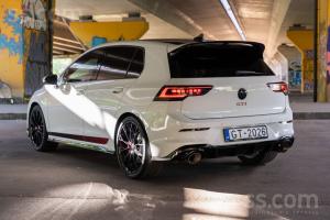 Balts Volkswagen Golf VIII 2026 Rīga, ar dzinēja tilpumu 2.00 L un nobraukumu 2 tūkst. km par 53500 €, foto 5 vietnē AUTOMOTO.COM.LV